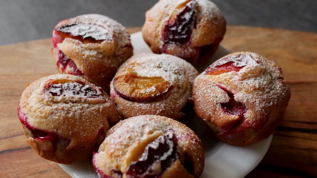 Švestkové muffiny se skořicí | Pan Cuketka | Stream