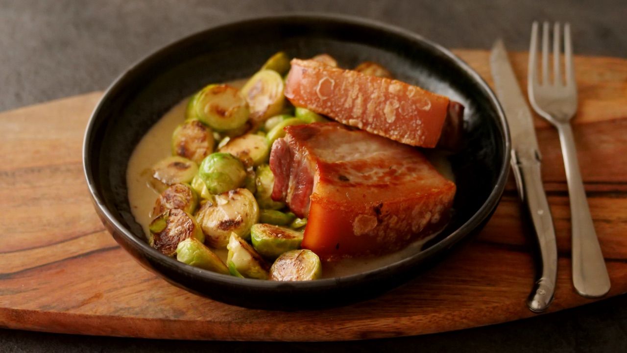 Křupavý bůček s kapustičkami | Stream